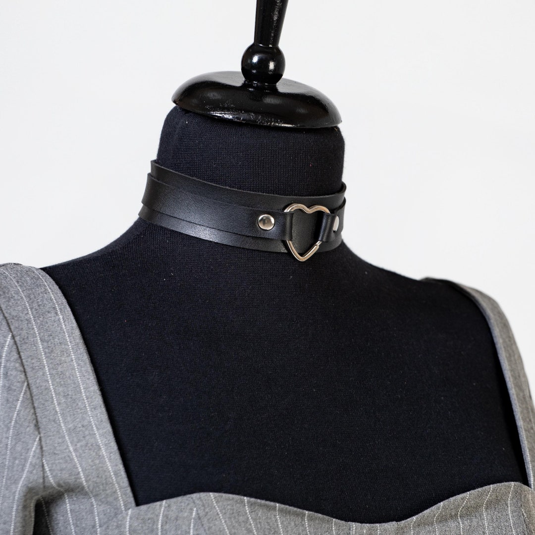 Black Heart Choker, Discreet Leather Choker for Kitten Play, Restraint ...