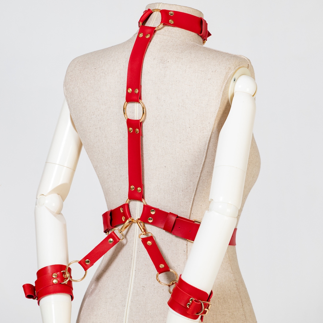 Elegant Bondage Restraint Collar, Leather Kink Collar for Submissive ...