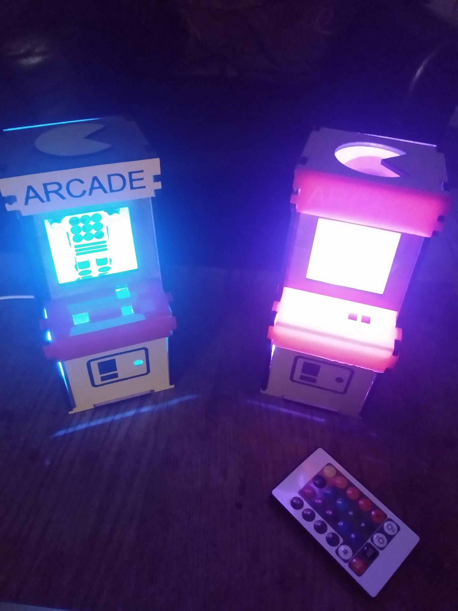 Retro Arcade Machine Mood Light - LED Desk Lamp With USB Power ...