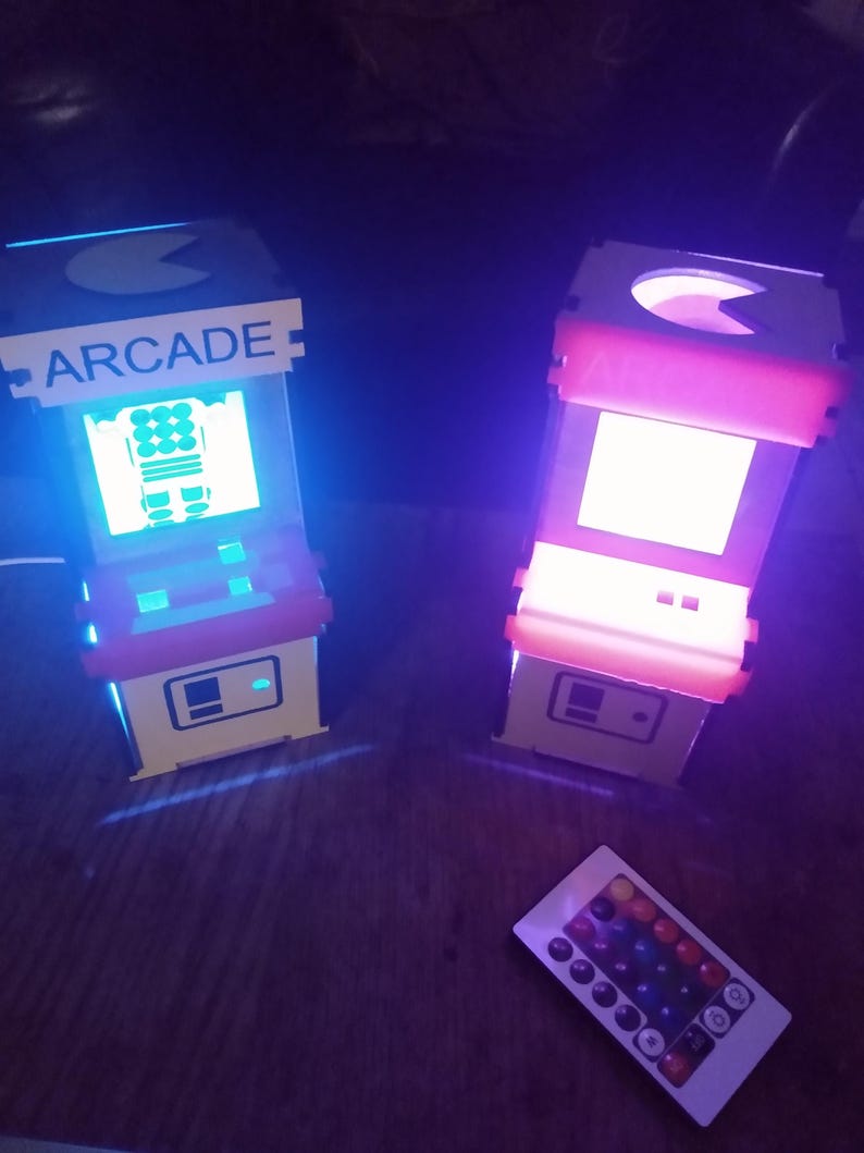 Retro Arcade Machine Mood Light - LED Desk Lamp With USB Power ...