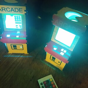 Retro Arcade Machine Mood Light - LED Desk Lamp With USB Power ...