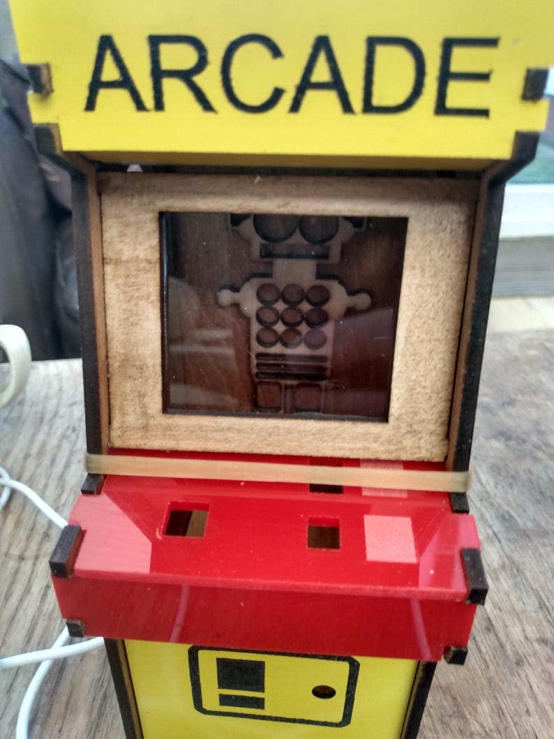 Retro Arcade Machine Mood Light - LED Desk Lamp With USB Power ...