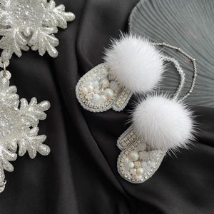 Embroidered Mitten Brooch With White Mink Fur, Woman Christmas Gifts ...