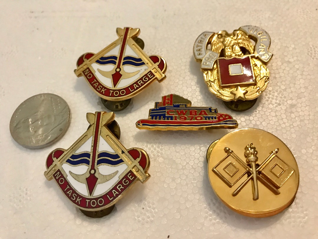 Vintage Pins-set of 5 - Etsy