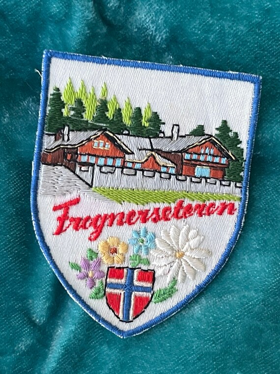 vintage swiss souvenir - Gem