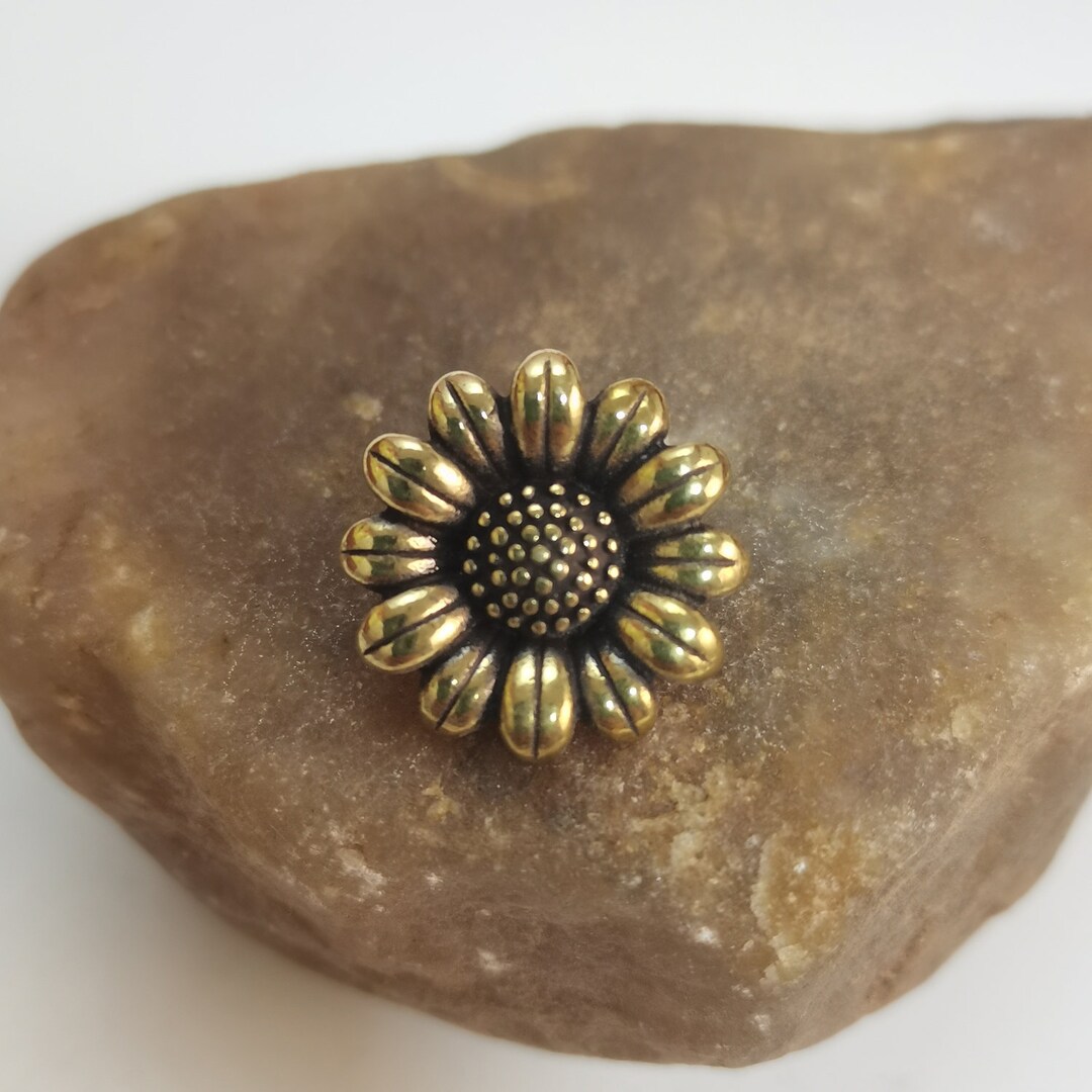 Chrysanthemum Flower Concho Daisy Rivets Screw Back Fastener Studs for ...