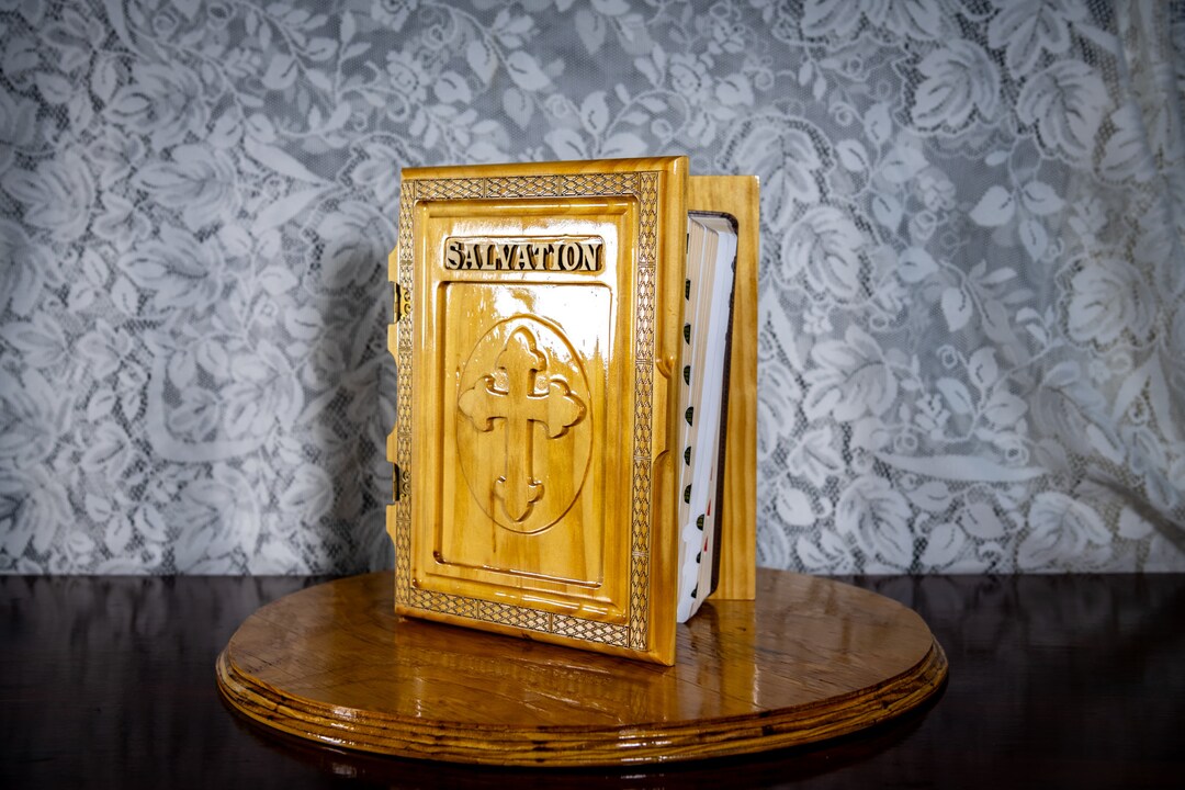 2023-10 Hand Carved Bible Cover in Pine Wood. Includes KJV Study Bible ...