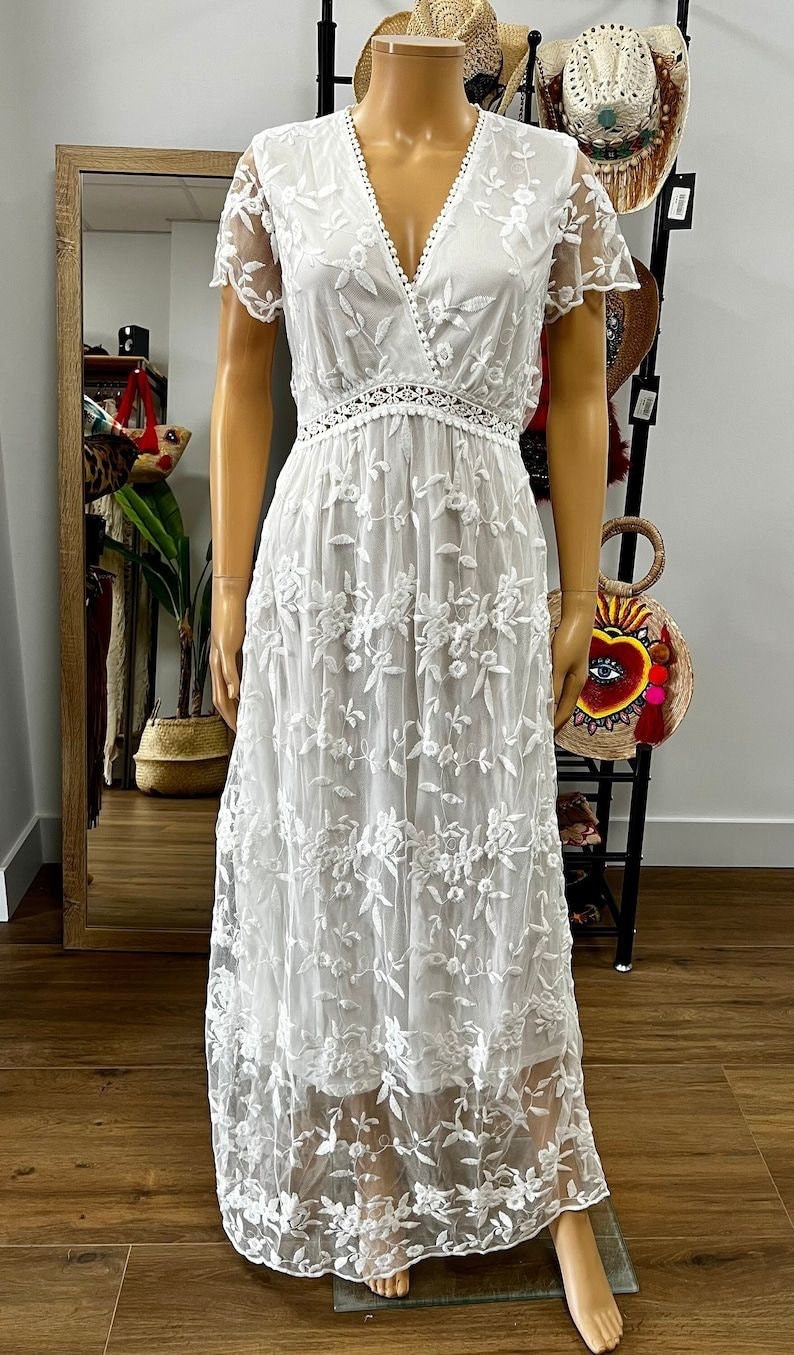 Robe longue blanche bohème en dentelle, broderie florale faite main ...