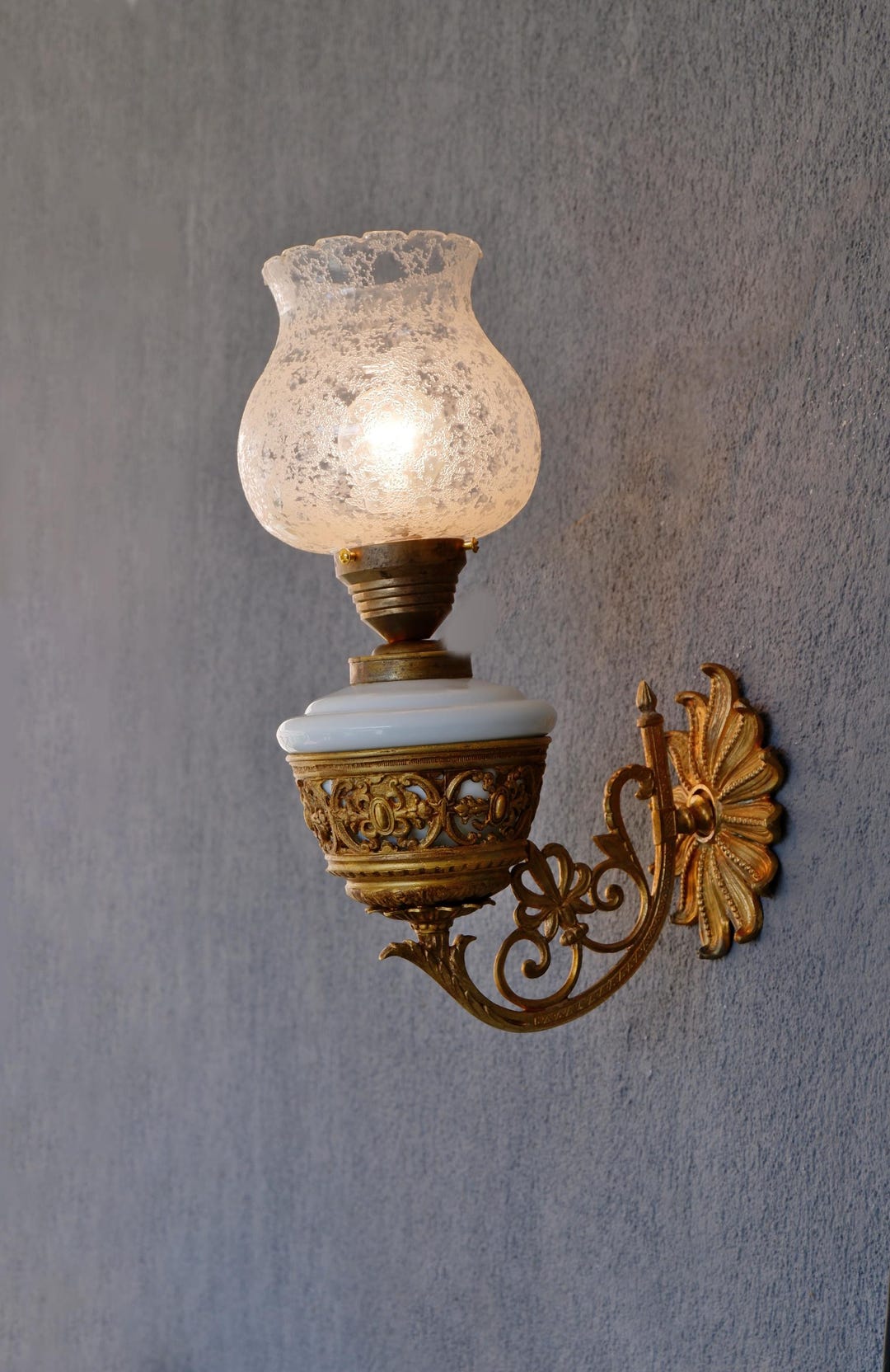 Colonial Wall Sconce, Victorian Brass Sconce, Vintage Brass Colonial ...