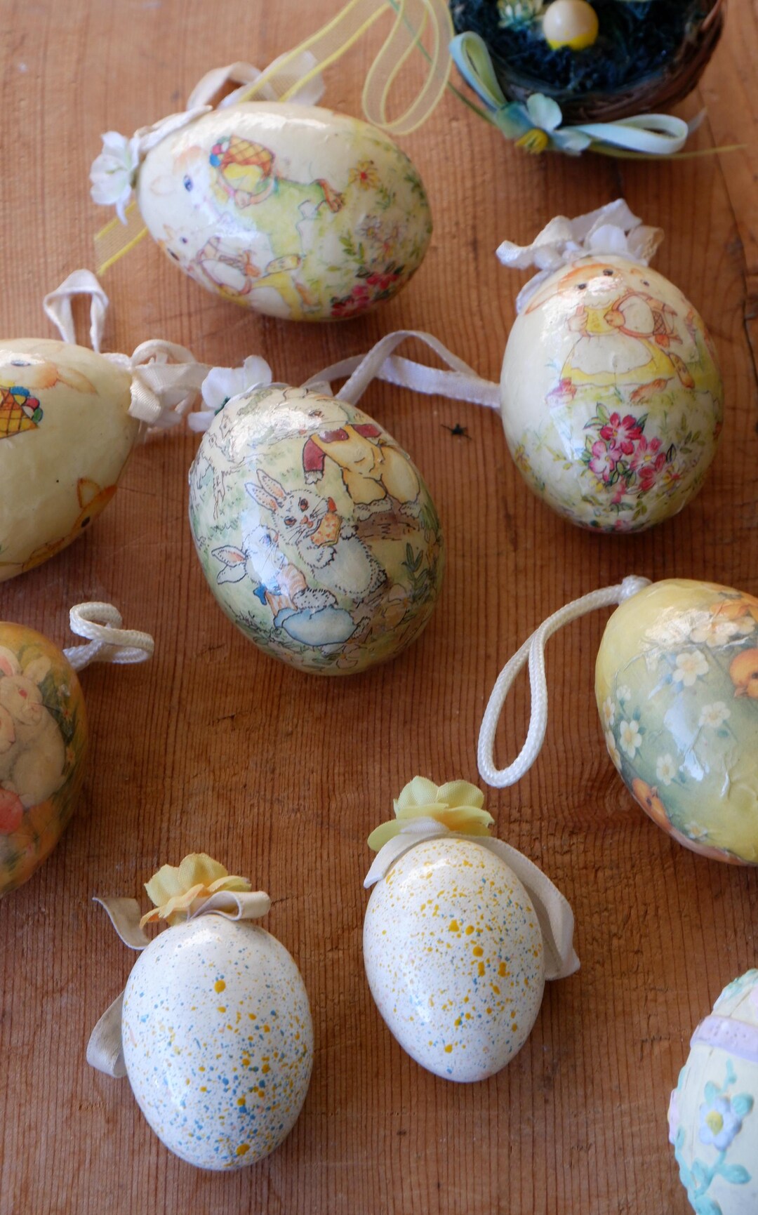 Enfeites de ovos de Páscoa vintage em papel machê: decoração shabby ...