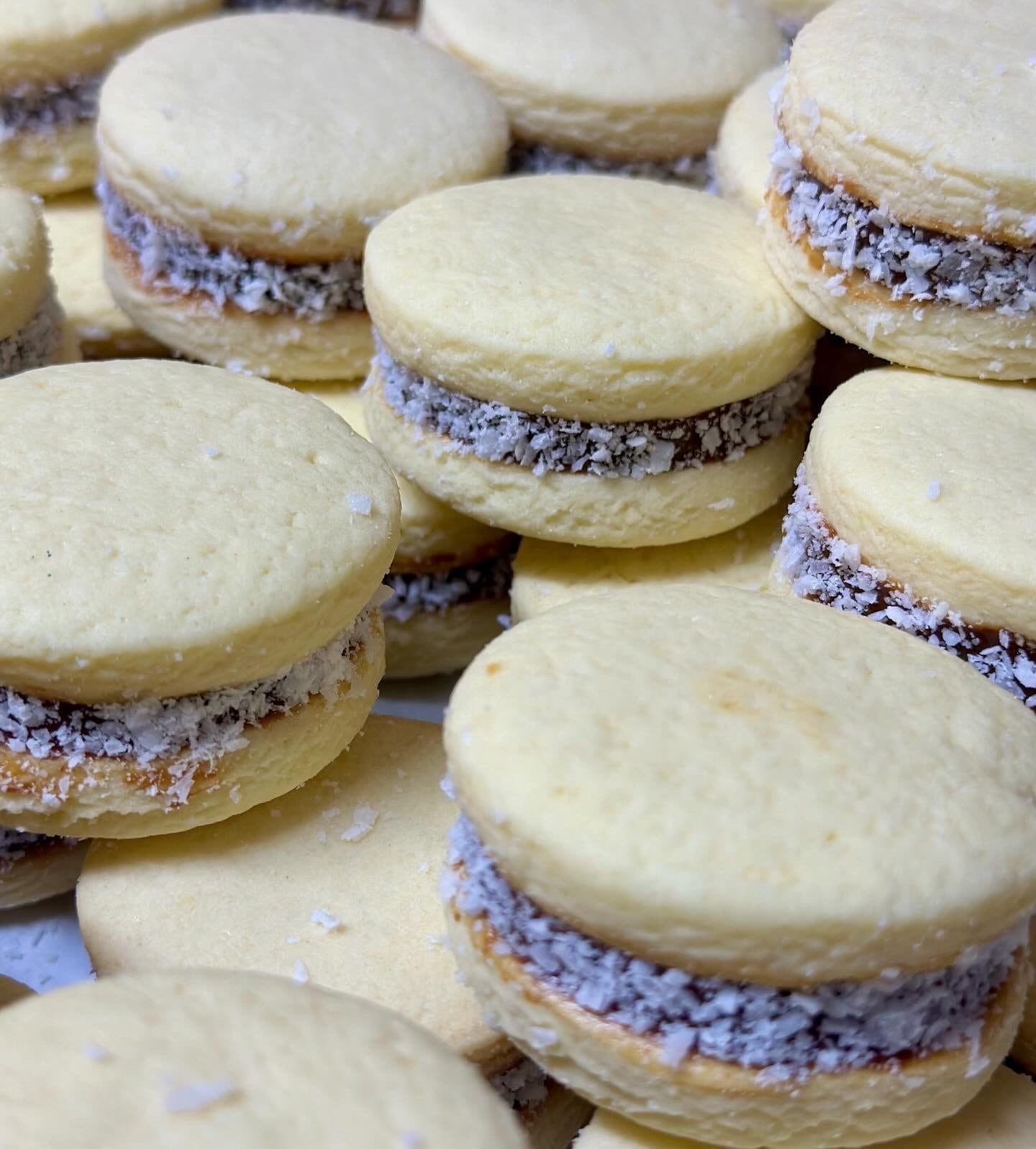 Authentic Argentinian Alfajor by the Dozen Small Business, Handmade ...