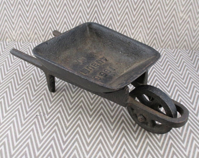 Little Vintage Cast Iron Wheelbarrow - 1956 Auburn, PA - Etsy