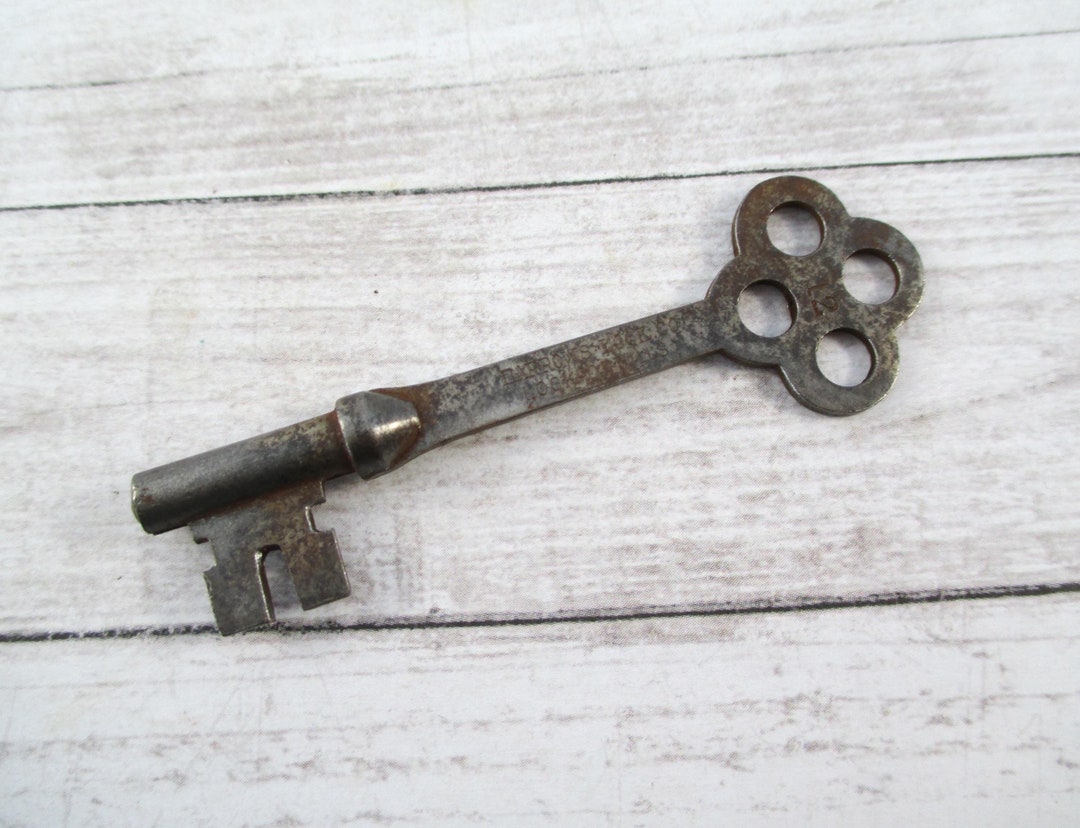Vintage Barrow Lock Co. Skeleton Key - Etsy