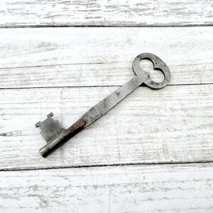 Vintage the Graham Mfg Co. Skeleton Key - Etsy