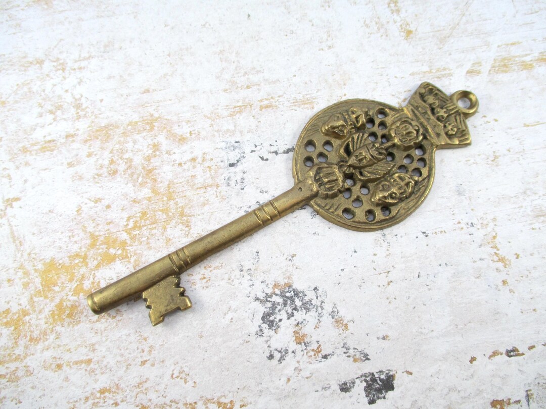 Vintage Brass Decorative Skeleton Key Decoration - Wall Hanging - Etsy