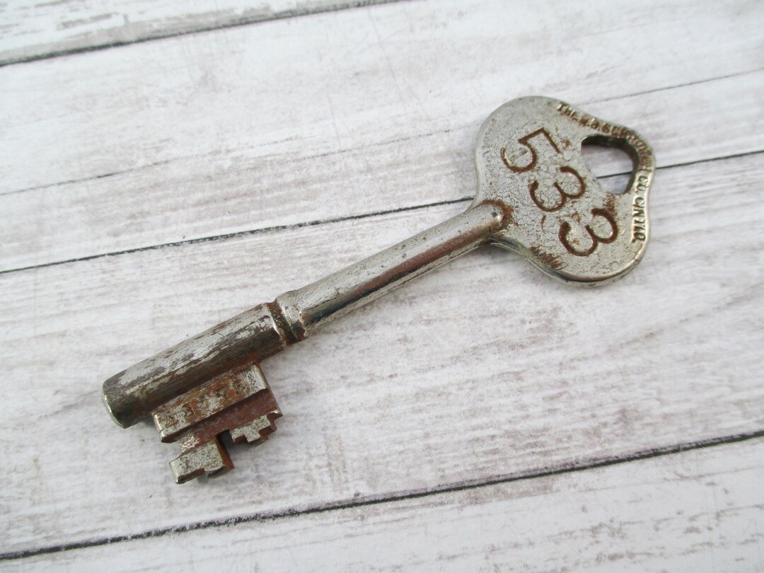 Vintage J. B. Schroder Numbered Hotel Key 533 - Etsy