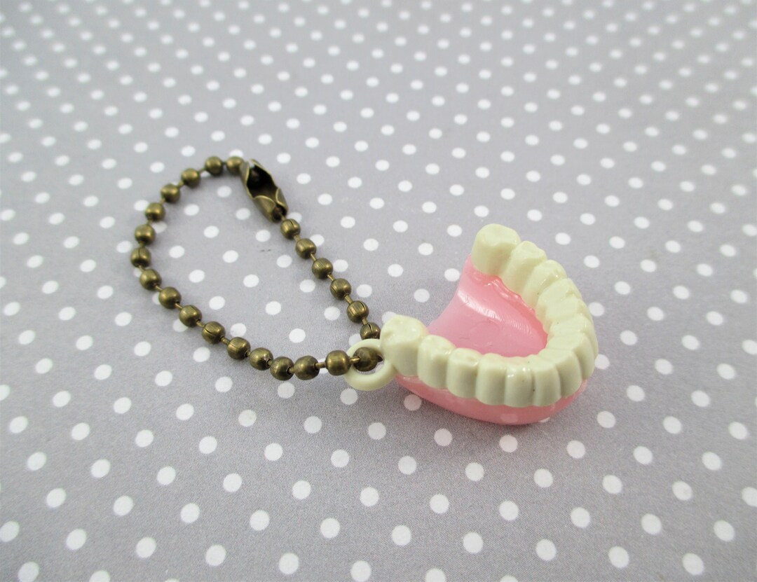 Little Vintage Denture / Teeth Charm Key Chain - Etsy
