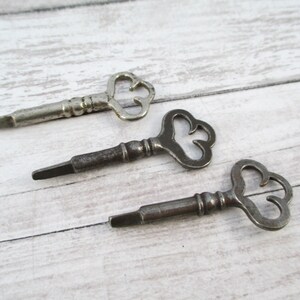Three Vintage Winding / Sewing Machine Keys - Etsy