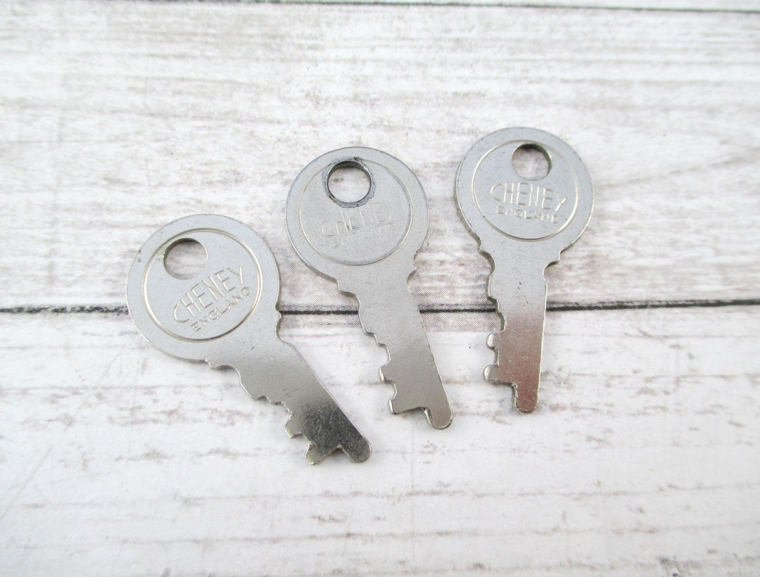 Three Vintage Cheney Luggage Keys Numbered 30 - Etsy