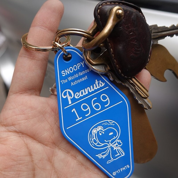 Snoopy Motel Keychain - Etsy