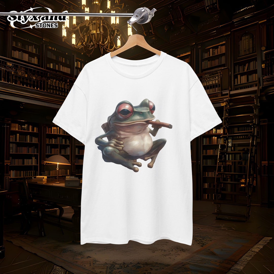 Cute Frog Smoking Cigar Vintage Nature Art Retro Tee Light Academia ...