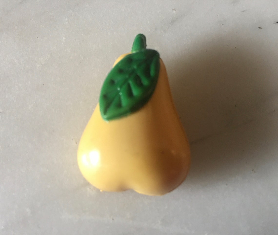 Vintage Marion Weeber Pear Celluloid Button 1940 - Etsy