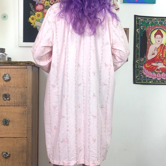 Vintage Pink Floral Housecoat, 1970s Flower Print See… - Gem