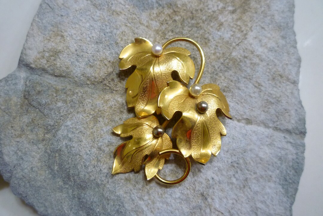 Forstner Leaf and Pearl Brooch - Etsy