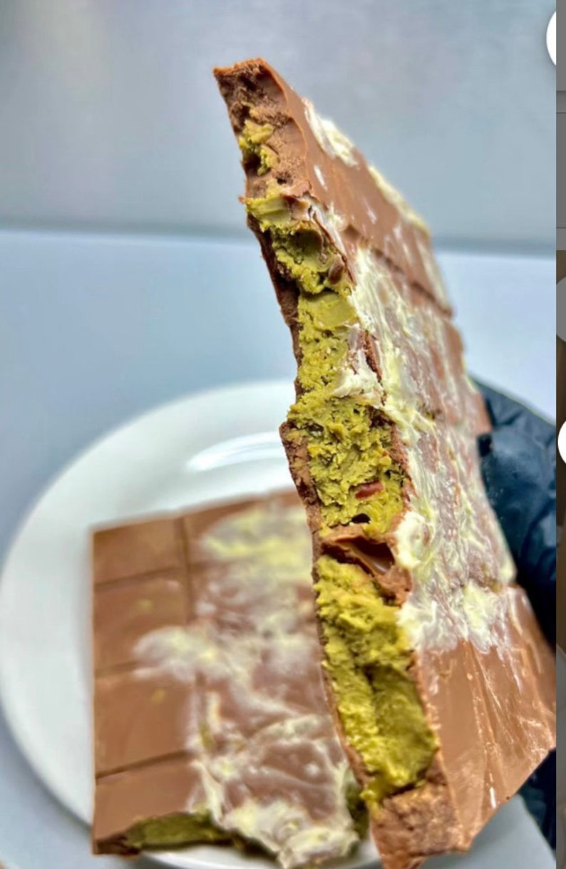Kunafa Pistachio Milk And Dark Chocolate Bar Inspired By The Viral