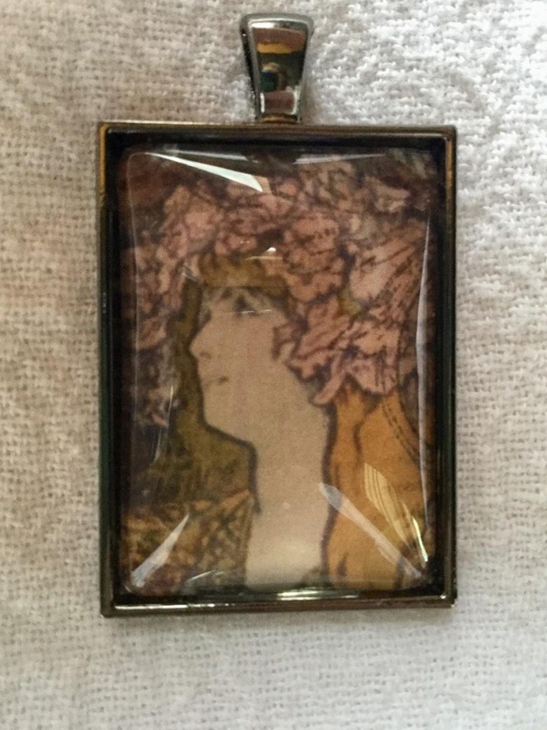 Lady Flora Pendant - Etsy