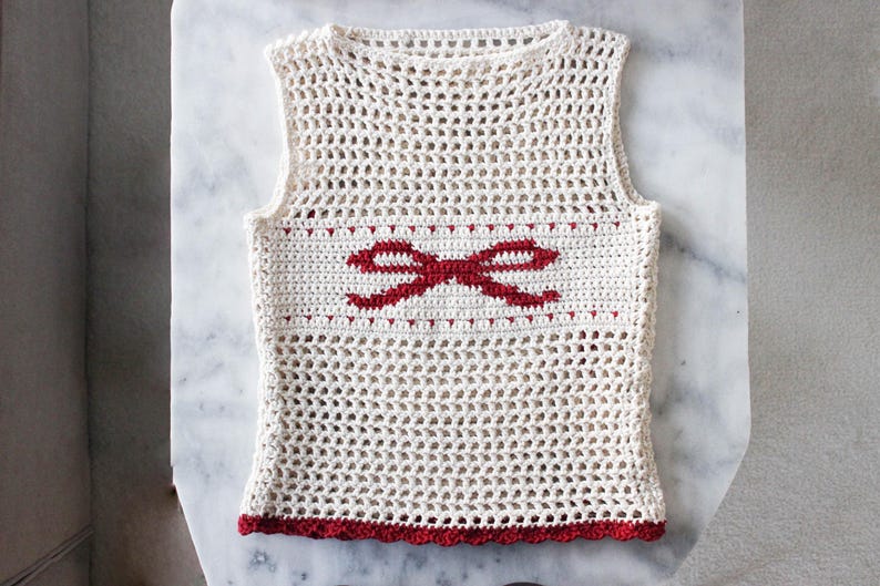 Bow Top Crochet Pattern – Bow & Mini Hearts Design Made-to-measure - Etsy