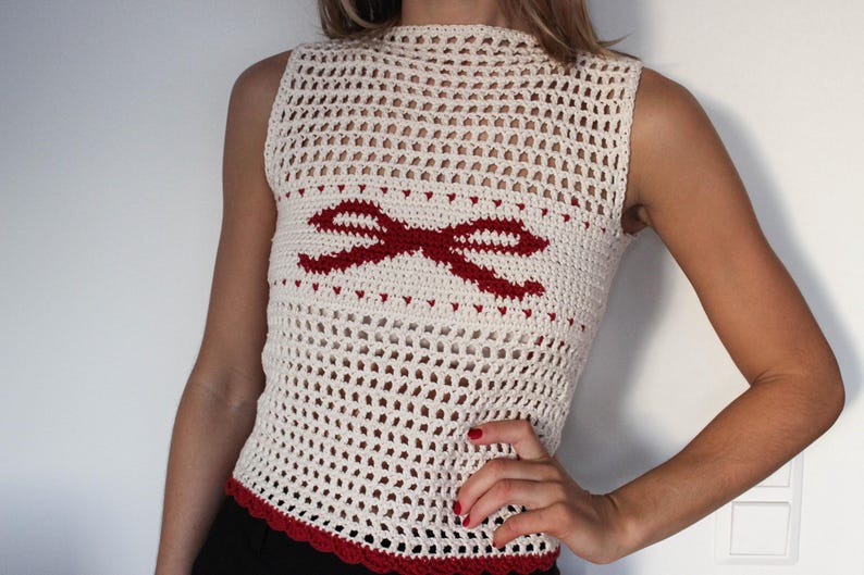 Bow Top Crochet Pattern – Bow & Mini Hearts Design Made-to-measure - Etsy