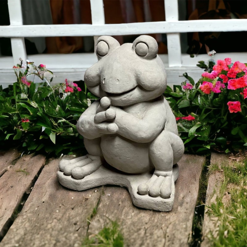 Concrete Toad - Etsy