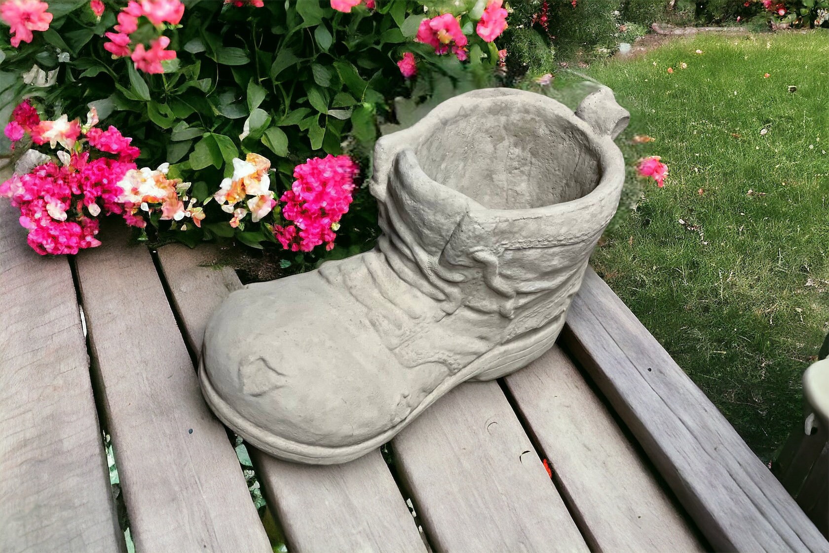 Shoe Planter, Old Shoe, Flowers Pot, Garden Statue, Boot Planter ...
