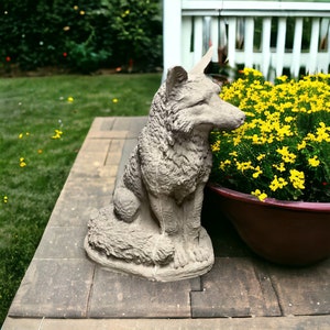 Sitting Fox, Stone Figure, Forest Animal, Realistic Fox, Detailed ...
