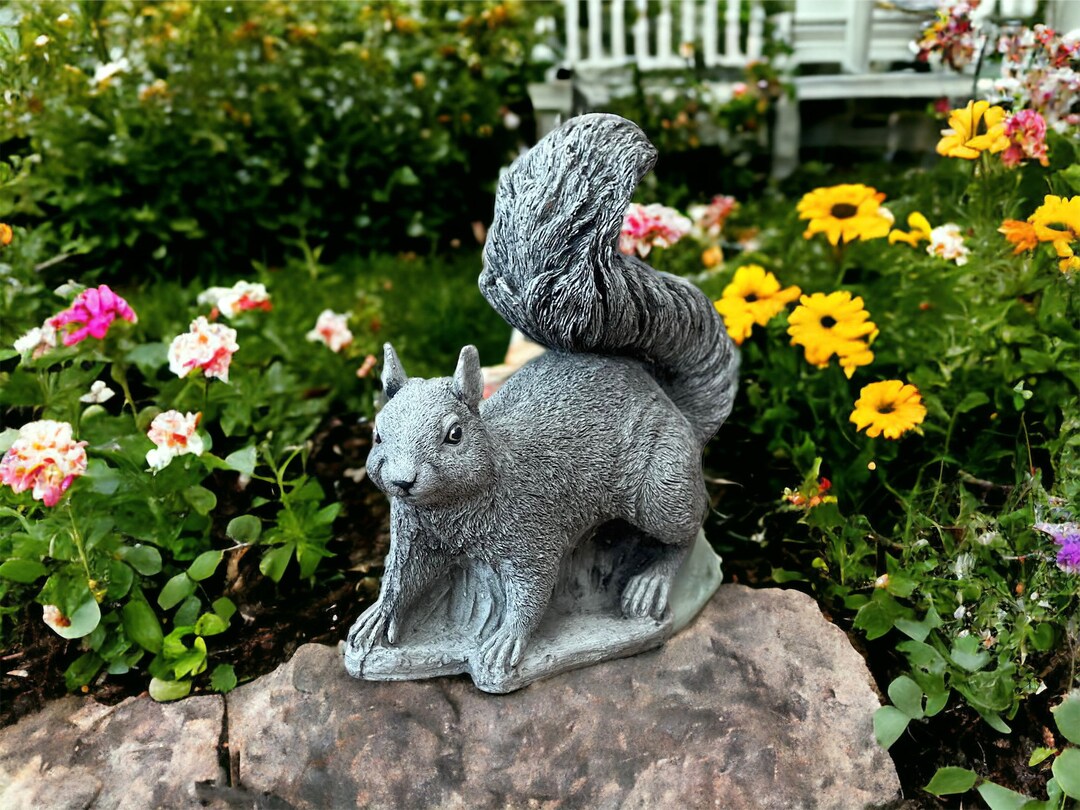 Squirrel Statue, Garden Animal, Scampering Squirrel, Outdoor Decoration ...