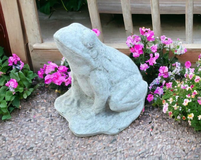 Upright Frog, Garden Figure, Sitting Frog, Detailed Toad, Wild Life Art ...