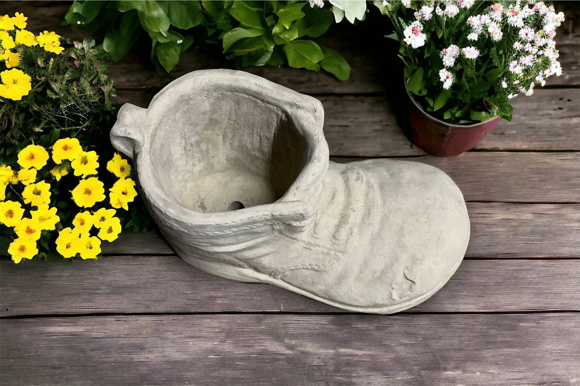 Shoe Planter, Old Shoe, Flowers Pot, Garden Statue, Boot Planter ...