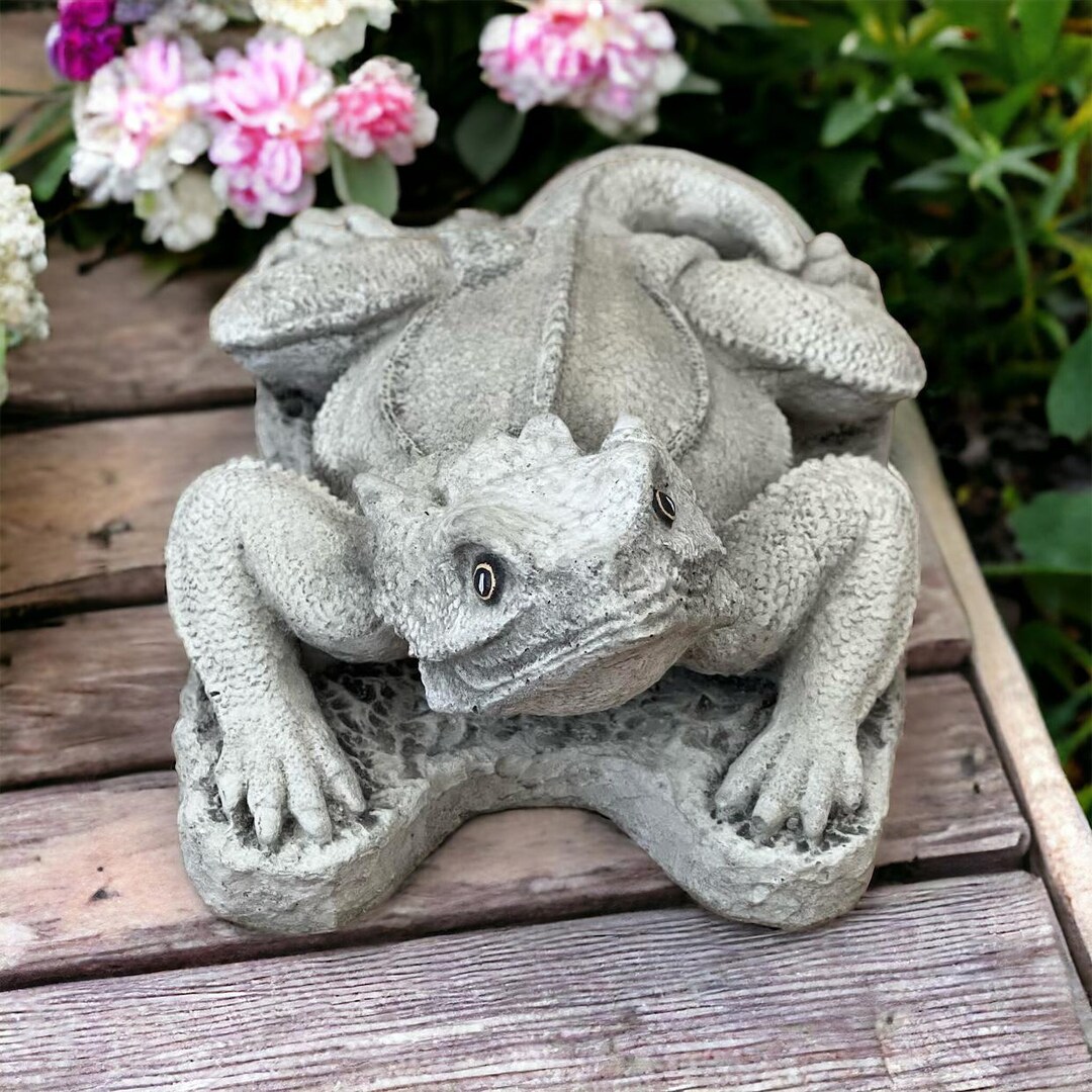 Concrete Lizard, Laying Lizard, Stone Statue, Animal Figurine, Squamate ...