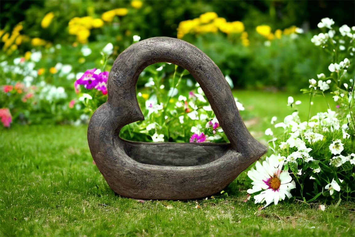 Massive Heart Planter, Flowers Pot, Planter Sculpture, Concrete Pot ...
