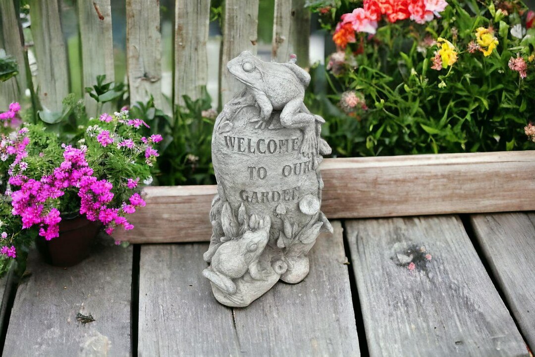 Two Frogs, Welcome Figure, Front Door Decor, Animal Sculpture, Frogs ...