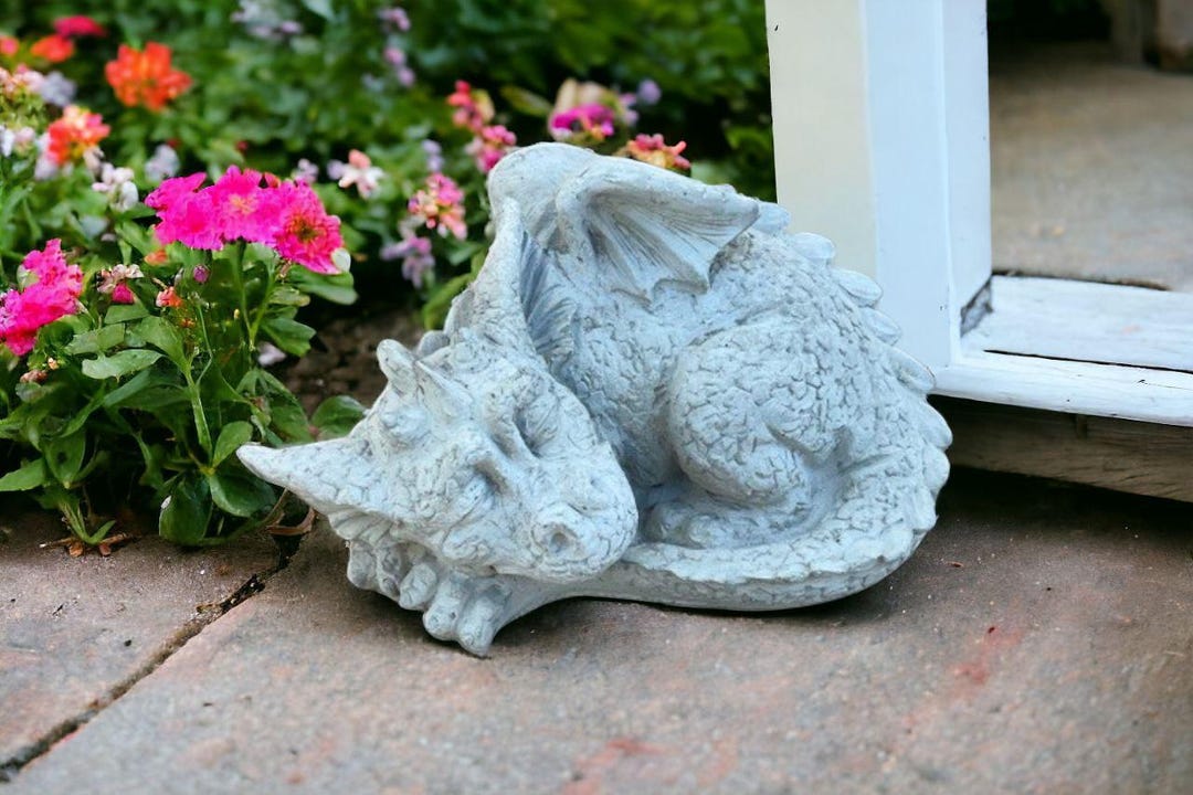 Sleeping Dragon, Laying Animal, Dragon Statue, Dragon Figure, Outdoor ...