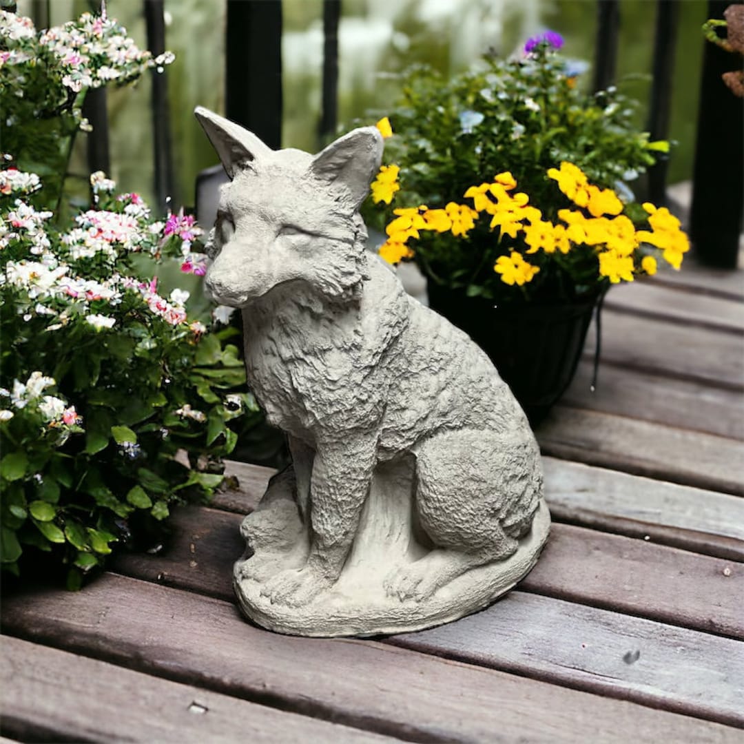 Sitting Fox, Stone Figure, Forest Animal, Realistic Fox, Detailed ...