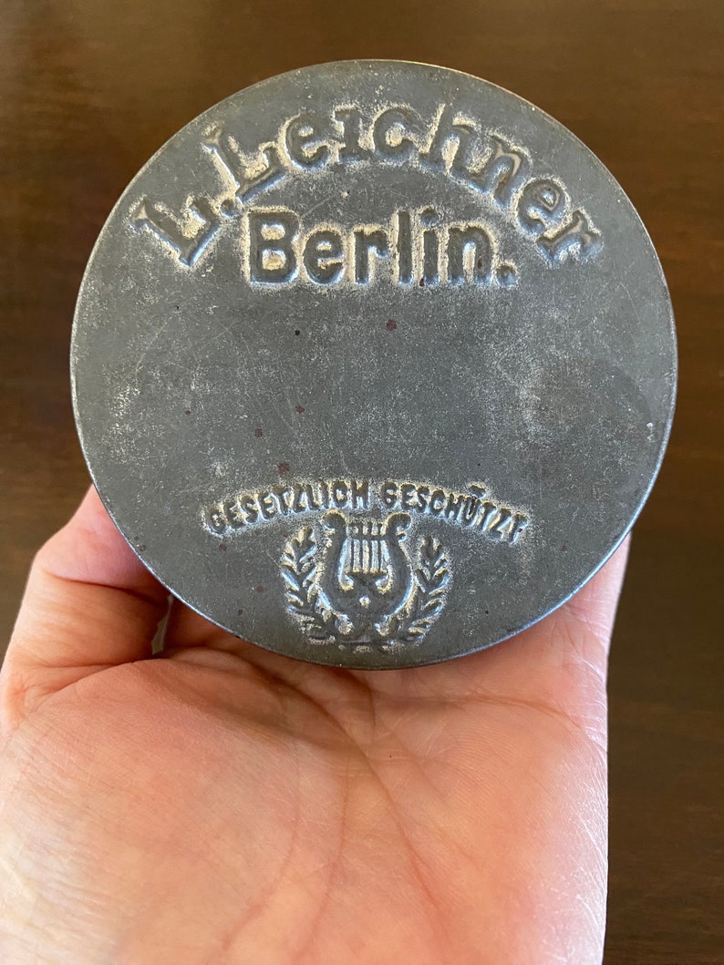 L. Leichner Berlin Fettpuder Old Metal Cosmetic Tin Germany Grease ...