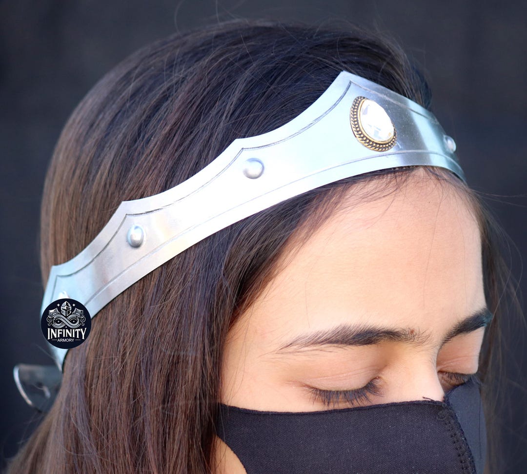 Exquisite Medieval Crown of Majesty – Ornate Silver and Gemstone Design ...