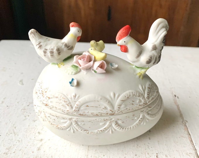 Vintage Lefton Bisque Porcelain Easter Egg, Farm Scene Family, Chicken ...