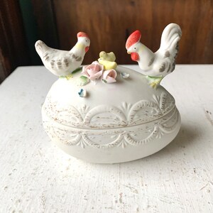 Vintage Lefton Bisque Porcelain Easter Egg, Farm Scene Family, Chicken ...