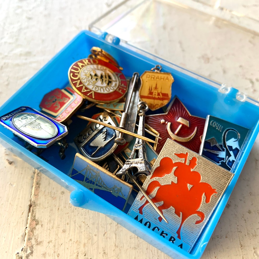 Vintage Travel Souvenir Pins, Airlines, Counties, Cities, Charm ...