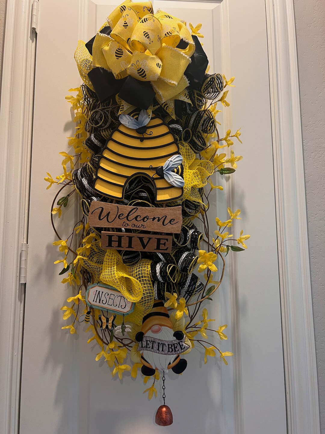 Bee-utiful welcome to Our Hive, Honeycomb, Beehive Swag Wreath With ...