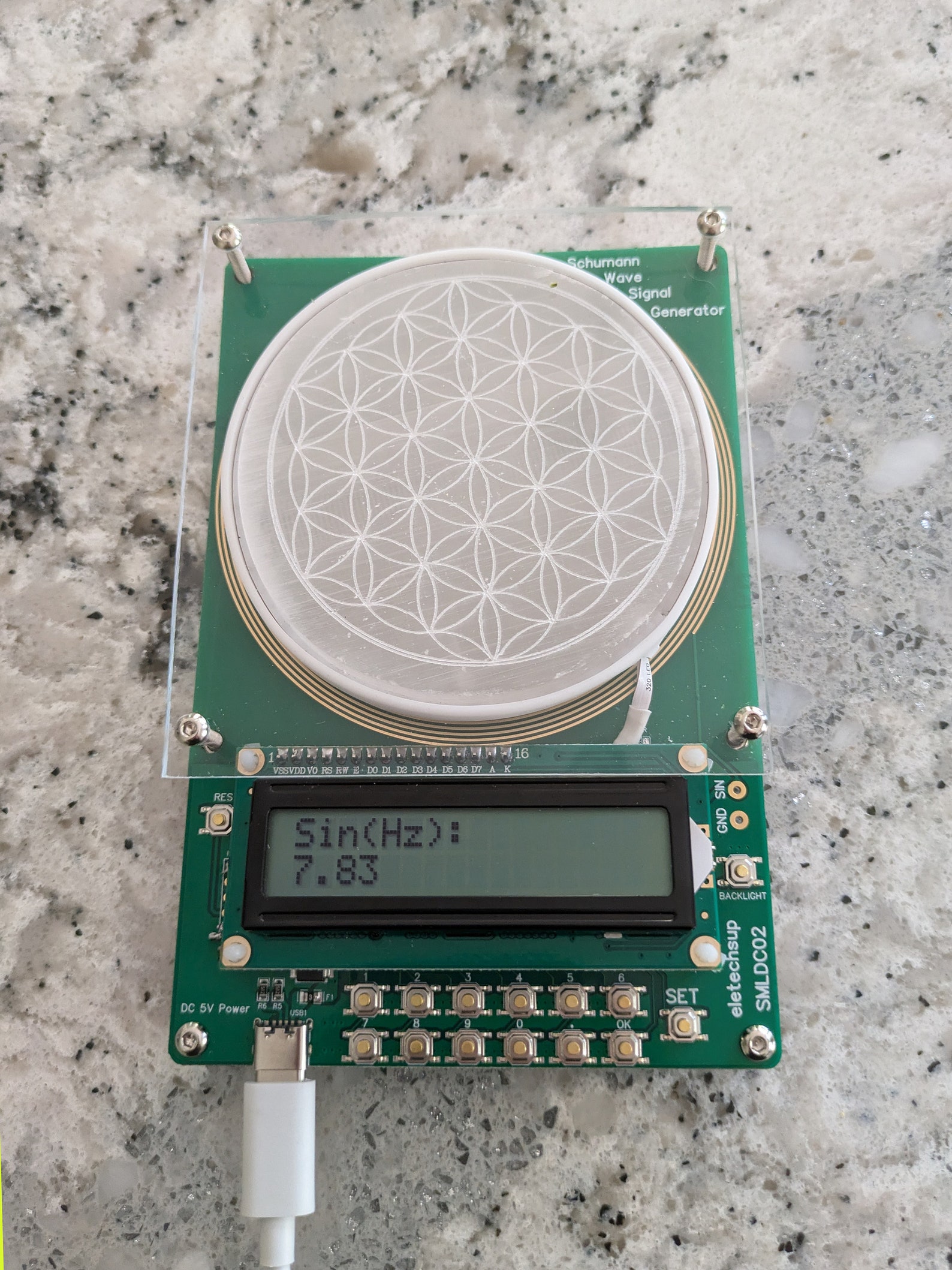 Programmable Schumann Resonance Generator With Selenite, Laser-engraved ...